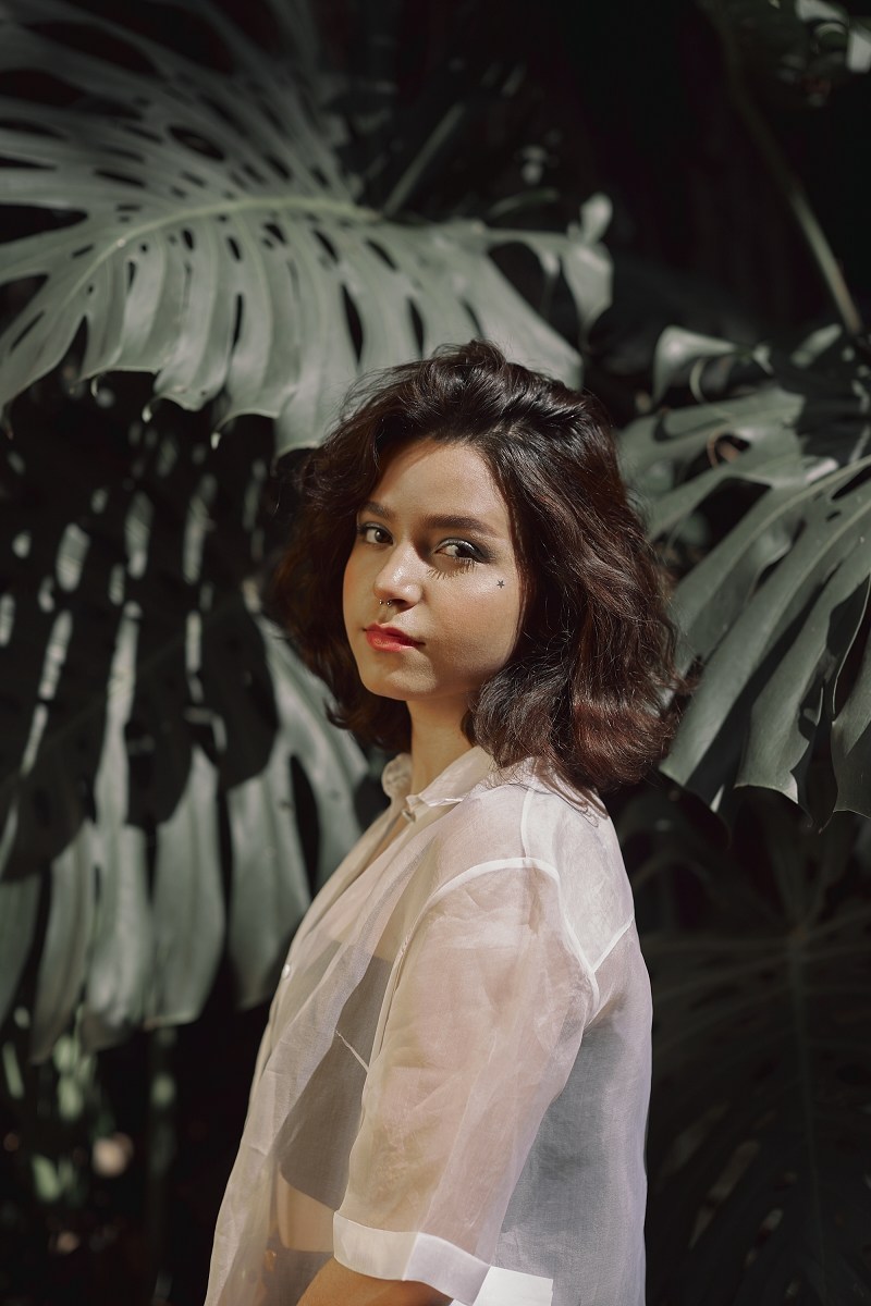 Mariana Froes chega com "eu" em versão estúdio e retrata sobre solitude ...