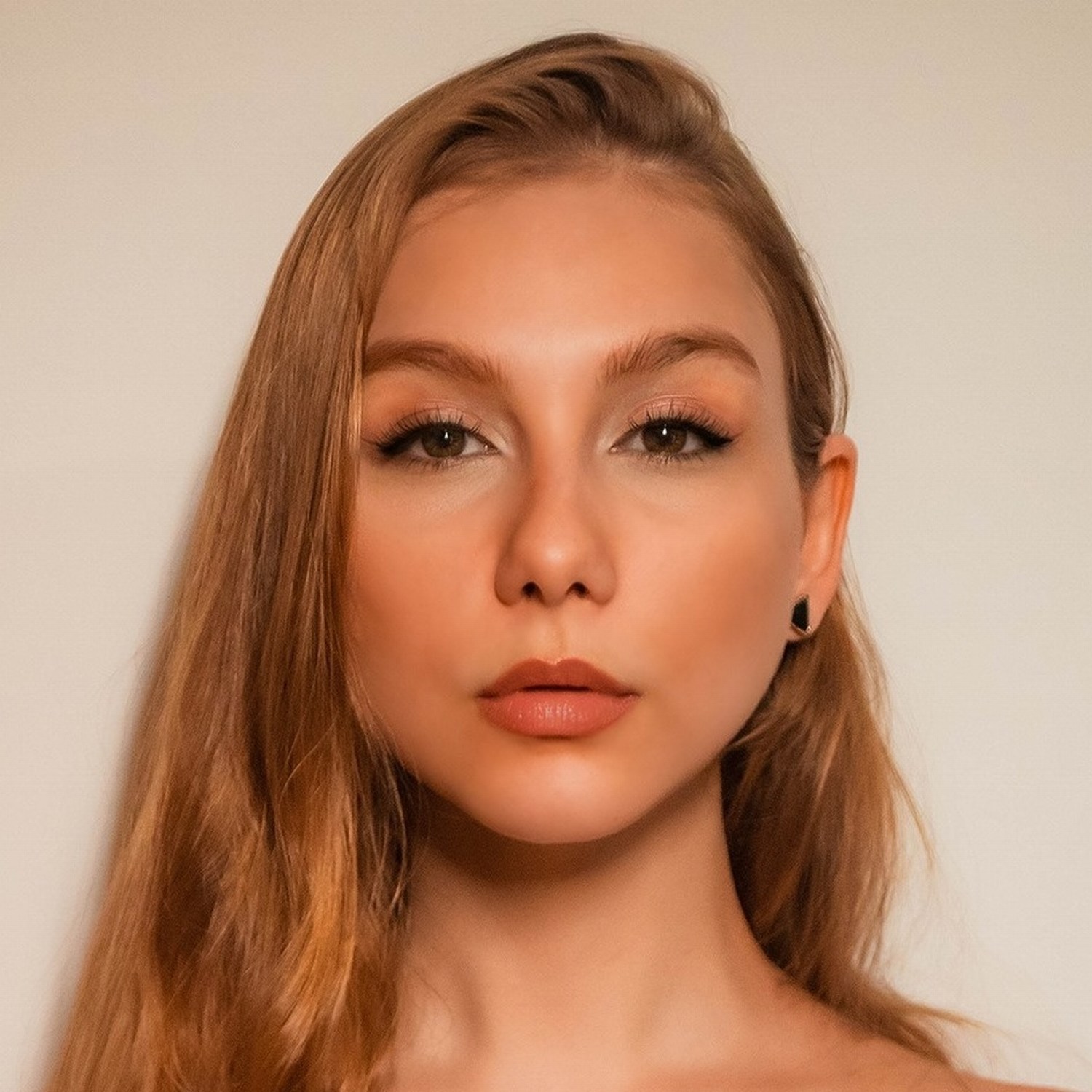 BELLA SCHNEIDER LANÇA SEU ÁLBUM DE ESTREIA, “ELA”, EM TODAS AS ...